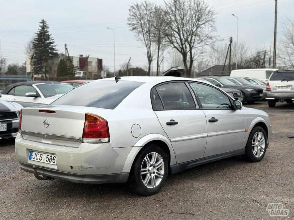 Grey Opel Vectra 2002 in Silute, with an engine capacity of 2.20 L and mileage of 349 thousand km for 500 €, photo 6 on AUTOMOTO.COM.LV