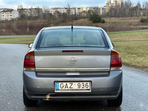 Grey Opel Vectra 2002 in Vilnius, with an engine capacity of 2.17 L and mileage of 300 thousand km for 499 €, photo 8 on AUTOMOTO.COM.LV