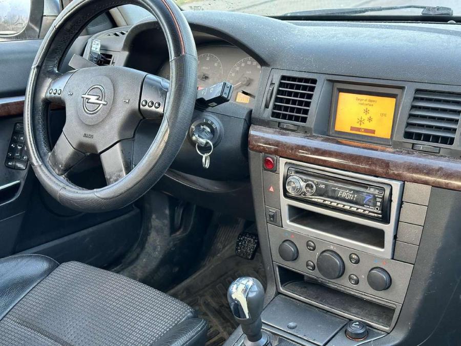 Pelēks Opel Vectra 2002 Viļņa, ar dzinēja tilpumu 2.17 L un nobraukumu 300 tūkst. km par 499 €, foto 11 vietnē AUTOMOTO.COM.LV