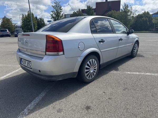 Pelēks Opel Vectra 2002 Klaipėda, ar dzinēja tilpumu 2.20 L un nobraukumu 301 tūkst. km par 1450 €, foto 5 vietnē AUTOMOTO.COM.LV