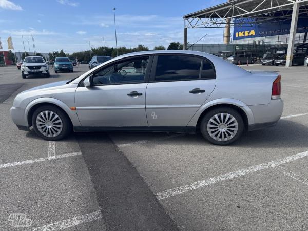 Pelēks Opel Vectra 2002 Klaipėda, ar dzinēja tilpumu 2.20 L un nobraukumu 301 tūkst. km par 1450 €, foto 8 vietnē AUTOMOTO.COM.LV