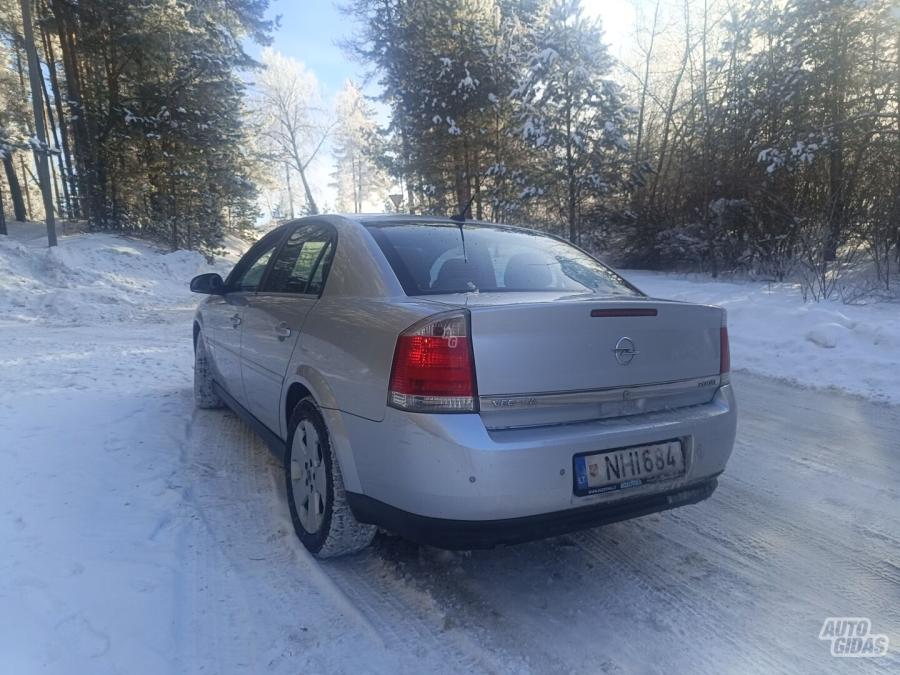 Pelēks Opel Vectra 2002 Anykščiai, ar dzinēja tilpumu 2.00 L un nobraukumu 275 tūkst. km par 950 €, foto 4 vietnē AUTOMOTO.COM.LV