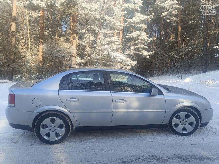 Pelēks Opel Vectra 2002 Anykščiai, ar dzinēja tilpumu 2.00 L un nobraukumu 275 tūkst. km par 950 €, foto 5 vietnē AUTOMOTO.COM.LV