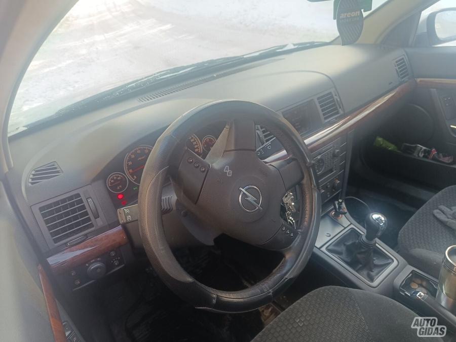 Pelēks Opel Vectra 2002 Anykščiai, ar dzinēja tilpumu 2.00 L un nobraukumu 275 tūkst. km par 950 €, foto 6 vietnē AUTOMOTO.COM.LV