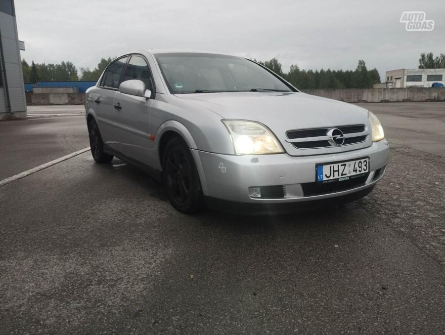 Pelēks Opel Vectra 2002 Panevēža, ar dzinēja tilpumu 2.20 L un nobraukumu 325 tūkst. km par 500 €, foto 1 vietnē AUTOMOTO.COM.LV