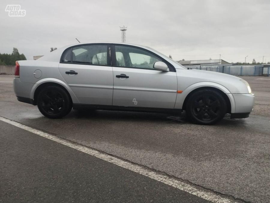 Pelēks Opel Vectra 2002 Panevēža, ar dzinēja tilpumu 2.20 L un nobraukumu 325 tūkst. km par 500 €, foto 4 vietnē AUTOMOTO.COM.LV