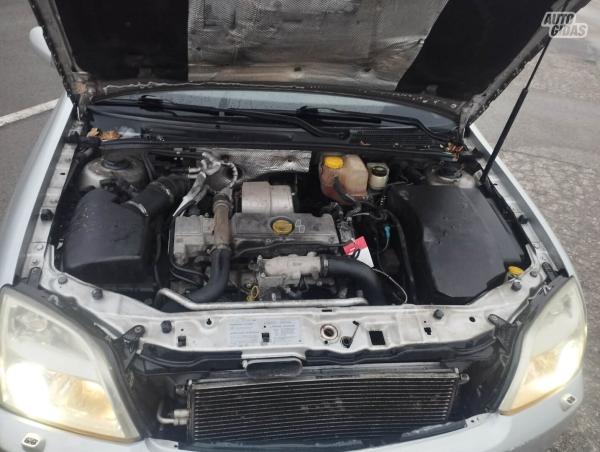 Pelēks Opel Vectra 2002 Panevēža, ar dzinēja tilpumu 2.20 L un nobraukumu 325 tūkst. km par 500 €, foto 4 vietnē AUTOMOTO.COM.LV