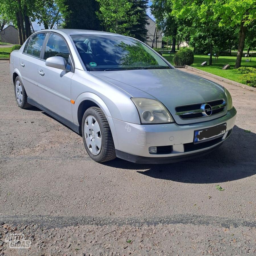 Grey Opel Vectra 2002 in Vilkaviskis, with an engine capacity of 1.80 L and mileage of 328 thousand km for 1250 €, photo 1 on AUTOMOTO.COM.LV