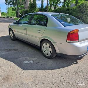 Grey Opel Vectra 2002 in Vilkaviskis, with an engine capacity of 1.80 L and mileage of 328 thousand km for 1250 €, photo 4 on AUTOMOTO.COM.LV