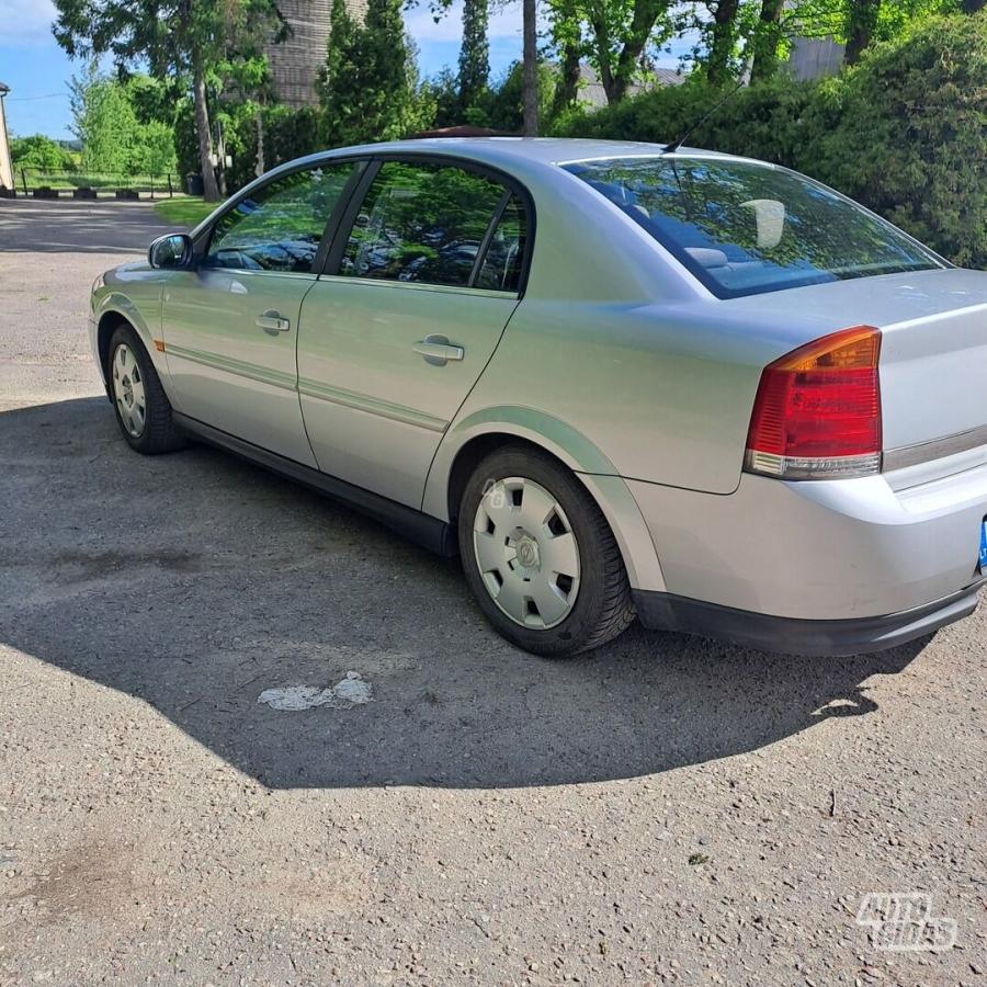 Grey Opel Vectra 2002 in Vilkaviskis, with an engine capacity of 1.80 L and mileage of 328 thousand km for 1250 €, photo 4 on AUTOMOTO.COM.LV
