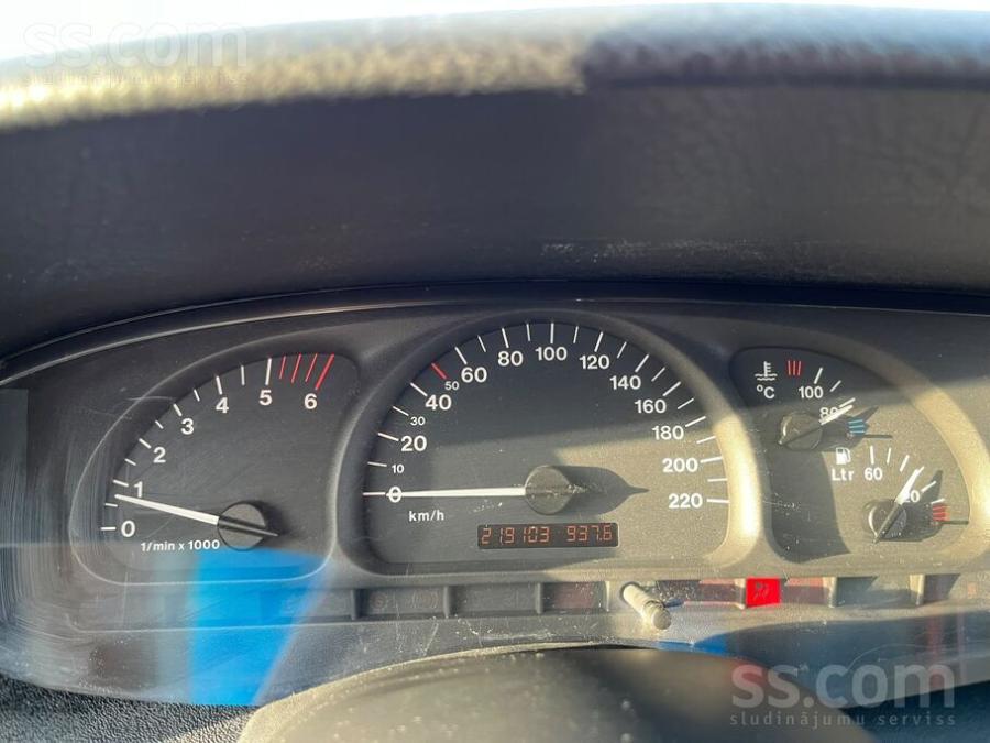 Pelēks Opel Vectra 2002 Rīga, ar dzinēja tilpumu 2.00 L un nobraukumu 219 tūkst. km par 1200 €, foto 13 vietnē AUTOMOTO.COM.LV