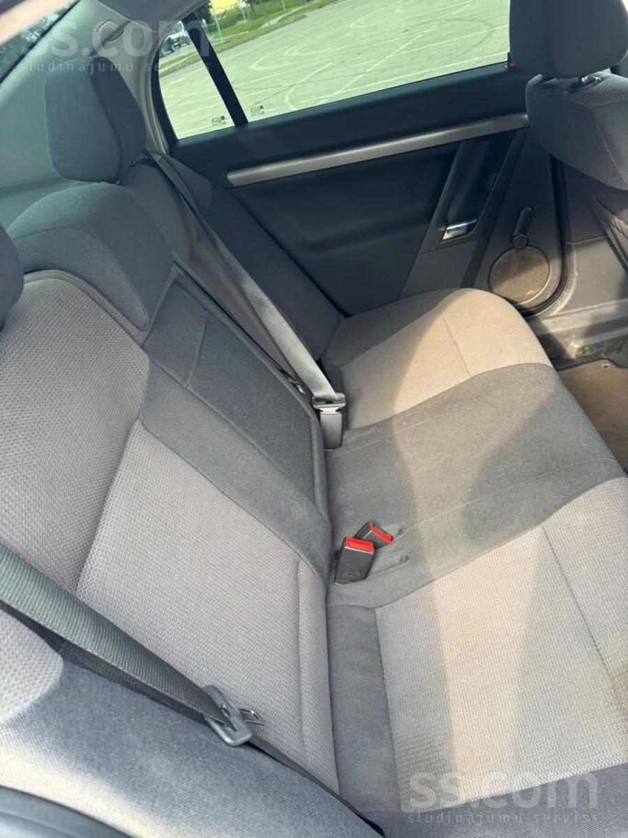 Pelēks Opel Vectra 2002 Krāslava, ar dzinēja tilpumu 1.80 L un nobraukumu 270 tūkst. km par 1100 €, foto 7 vietnē AUTOMOTO.COM.LV