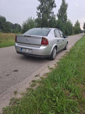 Grey Opel Vectra 2002 in Kaisiadorys, with an engine capacity of 2.20 L and mileage of 305 thousand km for 450 €, photo 4 on AUTOMOTO.COM.LV