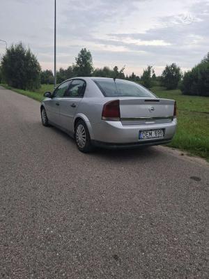 Grey Opel Vectra 2002 in Kaisiadorys, with an engine capacity of 2.20 L and mileage of 305 thousand km for 450 €, photo 5 on AUTOMOTO.COM.LV