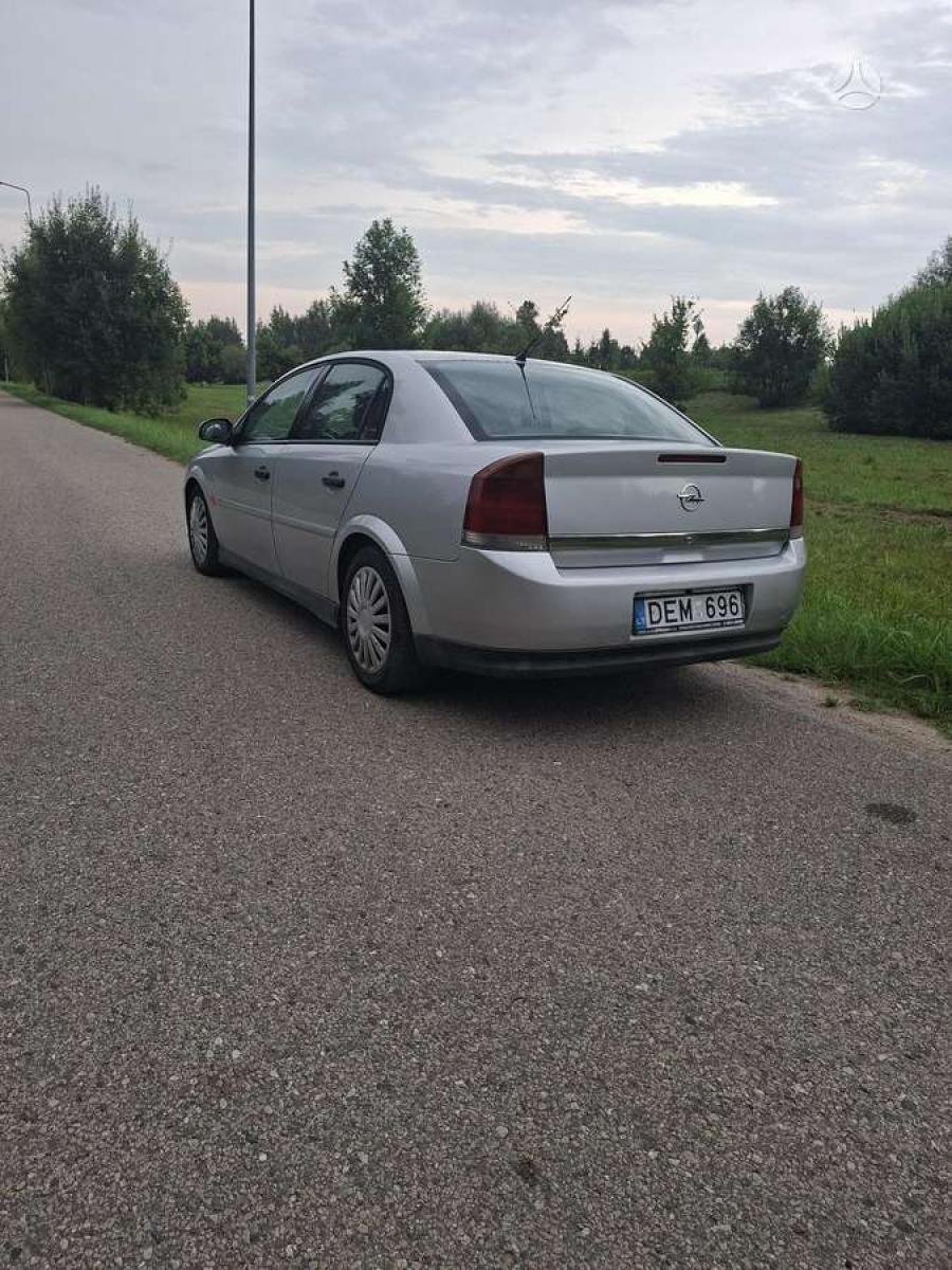 Grey Opel Vectra 2002 in Kaisiadorys, with an engine capacity of 2.20 L and mileage of 305 thousand km for 450 €, photo 5 on AUTOMOTO.COM.LV