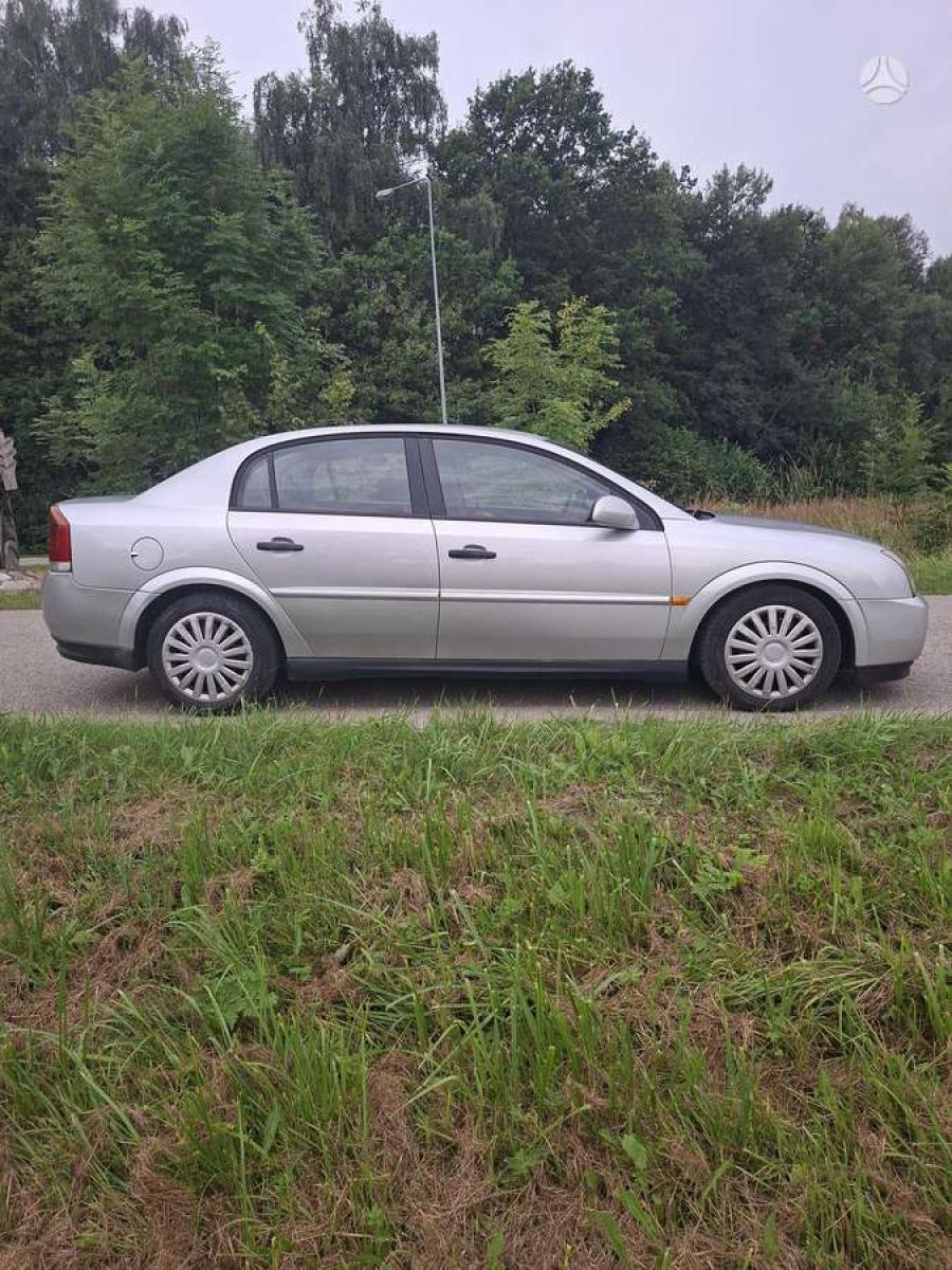 Grey Opel Vectra 2002 in Kaisiadorys, with an engine capacity of 2.20 L and mileage of 305 thousand km for 450 €, photo 7 on AUTOMOTO.COM.LV