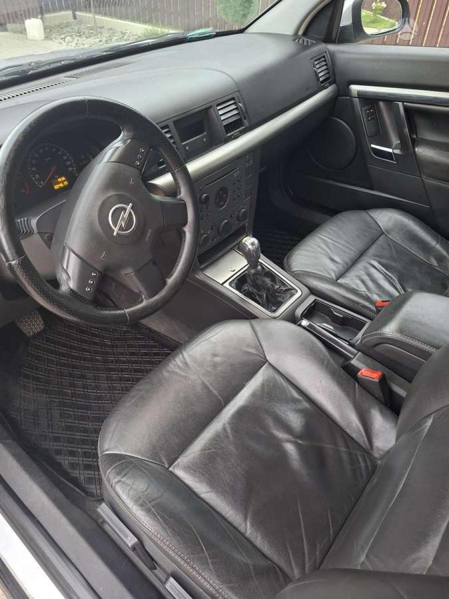 Grey Opel Vectra 2002 in Kaisiadorys, with an engine capacity of 2.20 L and mileage of 305 thousand km for 450 €, photo 8 on AUTOMOTO.COM.LV