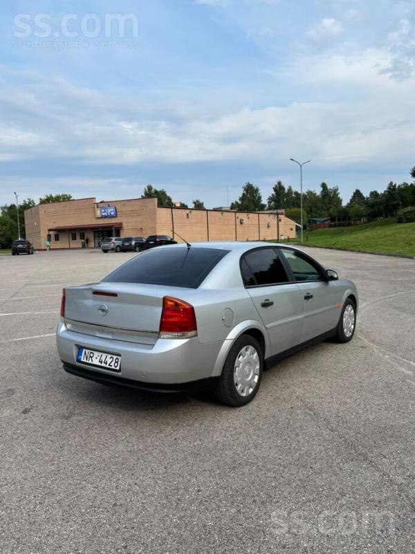 Pelēks Opel Vectra 2002 Krāslava, ar dzinēja tilpumu 1.80 L un nobraukumu 271 tūkst. km par 750 €, foto 3 vietnē AUTOMOTO.COM.LV