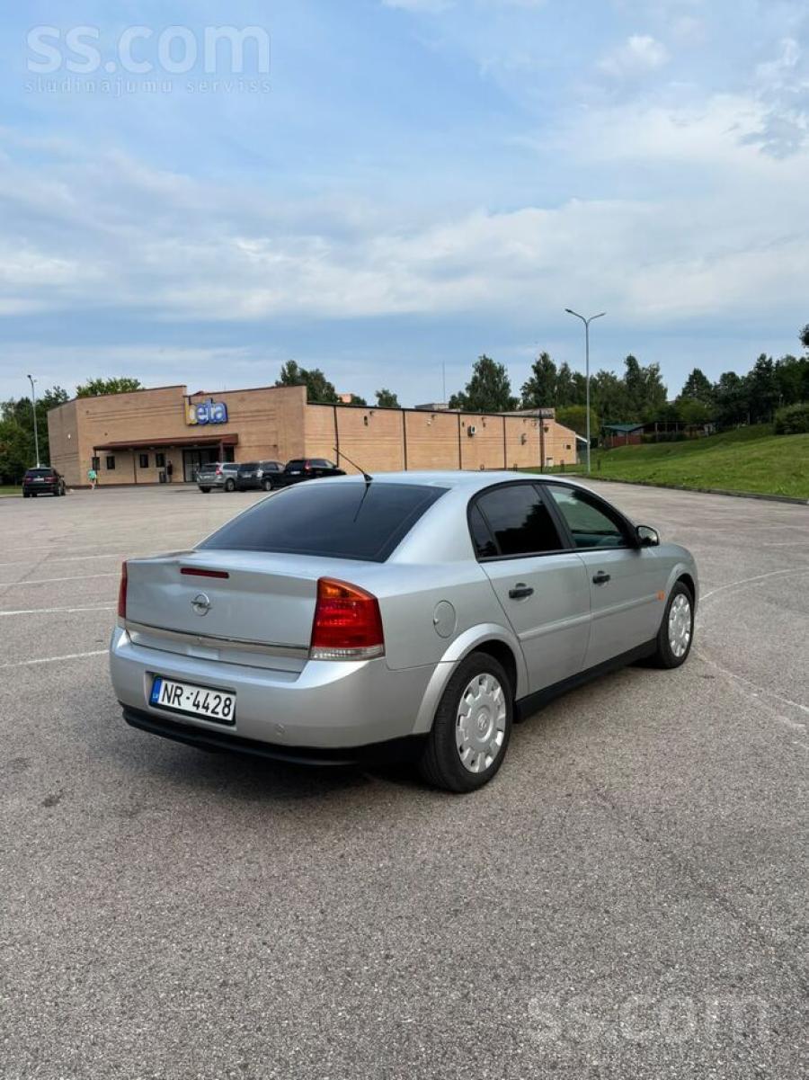 Pelēks Opel Vectra 2002 Krāslava, ar dzinēja tilpumu 1.80 L un nobraukumu 271 tūkst. km par 750 €, foto 3 vietnē AUTOMOTO.COM.LV