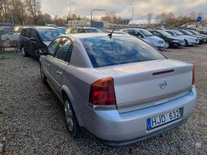 Grey Opel Vectra 2003 in Kaunas, with an engine capacity of 2.20 L and mileage of 306 thousand km for 850 €, photo 3 on AUTOMOTO.COM.LV