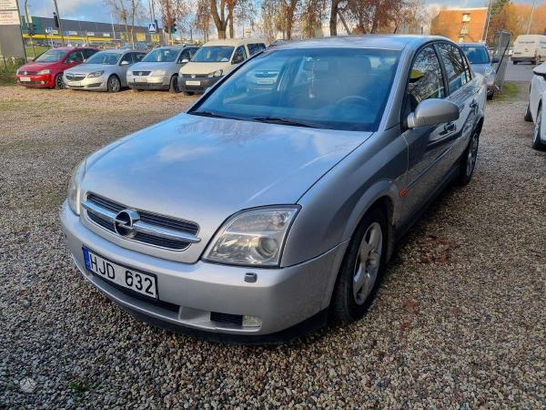 Grey Opel Vectra 2003 in Kaunas, with an engine capacity of 2.20 L and mileage of 306 thousand km for 850 €, photo 4 on AUTOMOTO.COM.LV