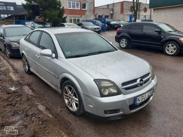 Grey Opel Vectra 2003 in Kaunas, with an engine capacity of 2.20 L and mileage of 250 thousand km for 280 €, photo 3 on AUTOMOTO.COM.LV