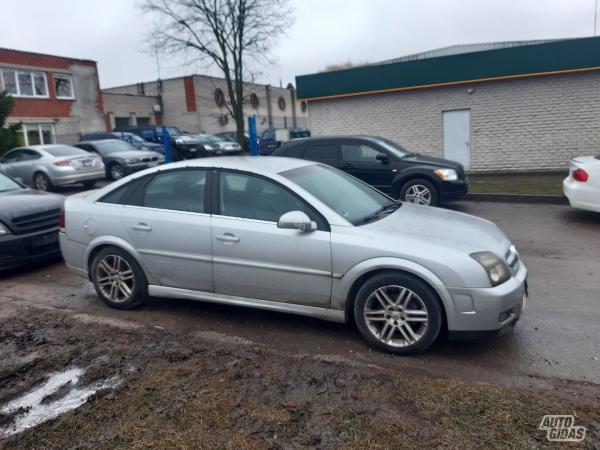 Grey Opel Vectra 2003 in Kaunas, with an engine capacity of 2.20 L and mileage of 250 thousand km for 280 €, photo 4 on AUTOMOTO.COM.LV