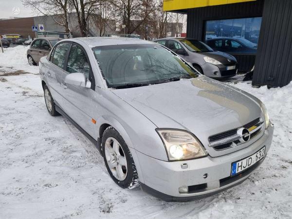 Grey Opel Vectra 2003 in Kaunas, with an engine capacity of 2.20 L and mileage of 306 thousand km for 850 €, photo 1 on AUTOMOTO.COM.LV