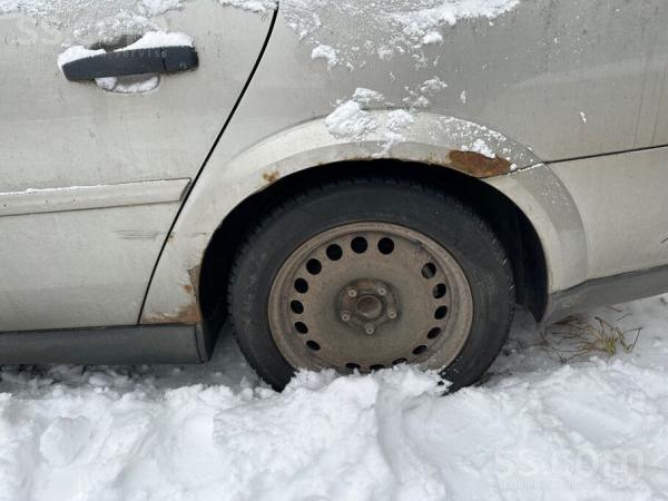 Grey Opel Vectra 2003 in Riga, with an engine capacity of 2.20 L and mileage of 299 thousand km for 450 €, photo 6 on AUTOMOTO.COM.LV