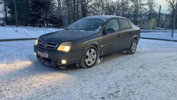Pelēks Opel Vectra 2003 Viļņa, ar dzinēja tilpumu 2.20 L un nobraukumu 300 tūkst. km par 950 €, foto 1 vietnē AUTOMOTO.COM.LV