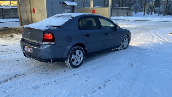 Pelēks Opel Vectra 2003 Viļņa, ar dzinēja tilpumu 2.20 L un nobraukumu 300 tūkst. km par 950 €, foto 4 vietnē AUTOMOTO.COM.LV