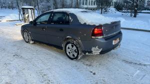 Grey Opel Vectra 2003 in Vilnius, with an engine capacity of 2.20 L and mileage of 300 thousand km for 950 €, photo 6 on AUTOMOTO.COM.LV