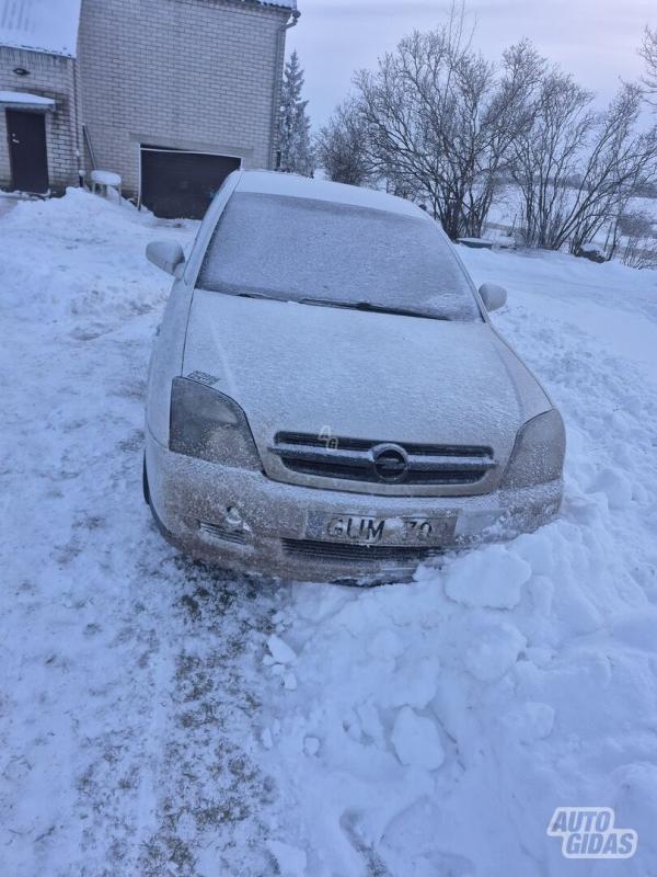 Pelēks Opel Vectra 2003 Kelmė, ar dzinēja tilpumu 2.20 L un nobraukumu 360 tūkst. km par 300 €, foto 1 vietnē AUTOMOTO.COM.LV