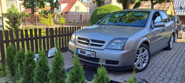 Grey Opel Vectra 2003 in Alytus, with an engine capacity of 2.20 L and mileage of 500 thousand km for 1200 €, photo 1 on AUTOMOTO.COM.LV
