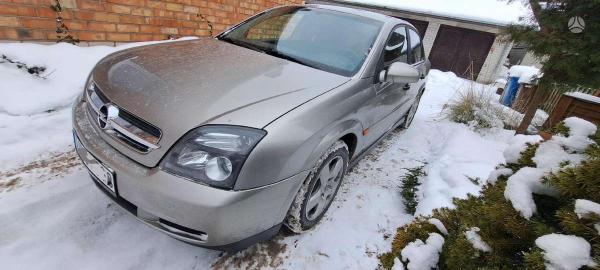 Grey Opel Vectra 2003 in Alytus, with an engine capacity of 2.20 L and mileage of 500 thousand km for 1200 €, photo 4 on AUTOMOTO.COM.LV