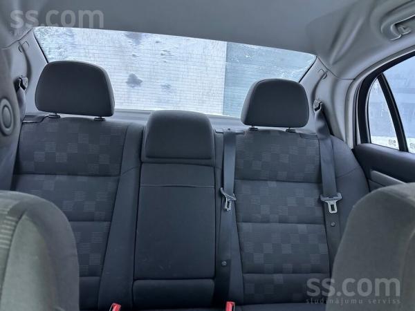 Pelēks Opel Vectra 2003 Rīga, ar dzinēja tilpumu 2.20 L un nobraukumu 299 tūkst. km par 400 €, foto 8 vietnē AUTOMOTO.COM.LV