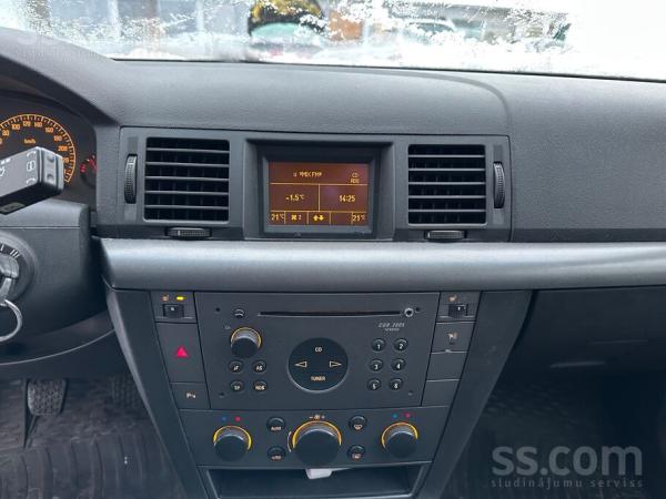 Pelēks Opel Vectra 2003 Rīga, ar dzinēja tilpumu 2.20 L un nobraukumu 299 tūkst. km par 400 €, foto 9 vietnē AUTOMOTO.COM.LV