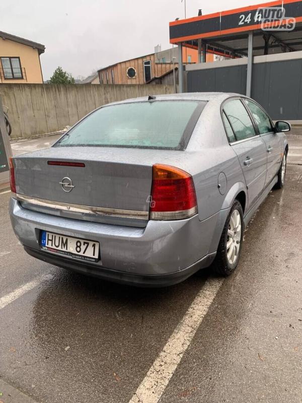 Grey Opel Vectra 2003 in Vilnius, with an engine capacity of 2.20 L and mileage of 280 thousand km for 999 €, photo 6 on AUTOMOTO.COM.LV