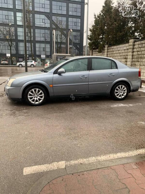 Grey Opel Vectra 2003 in Vilnius, with an engine capacity of 2.20 L and mileage of 280 thousand km for 999 €, photo 7 on AUTOMOTO.COM.LV