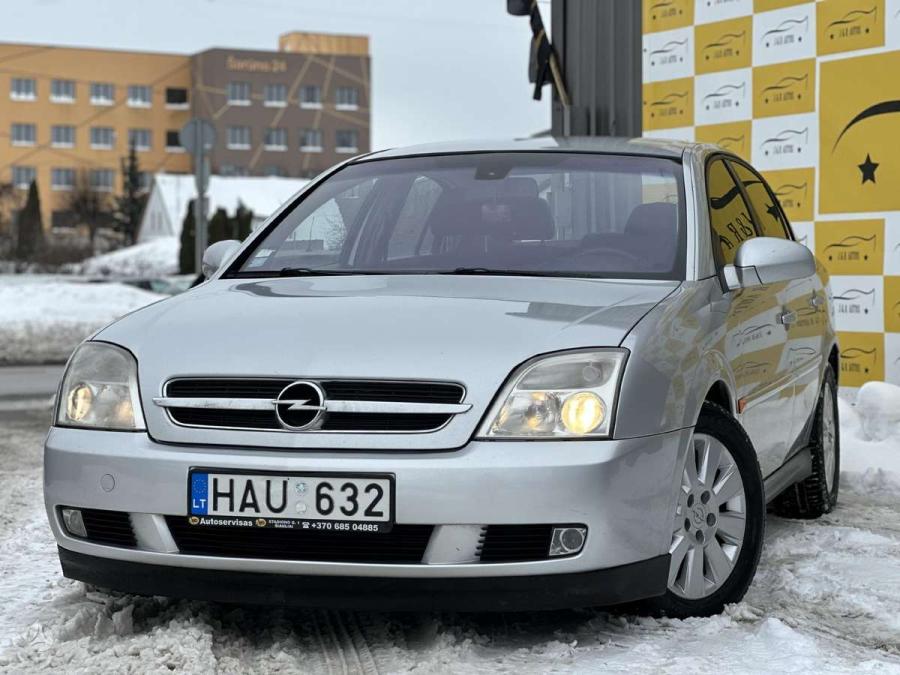 Grey Opel Vectra 2003 in Siauliai, with an engine capacity of 2.17 L and mileage of 270 thousand km for 1450 €, photo 3 on AUTOMOTO.COM.LV