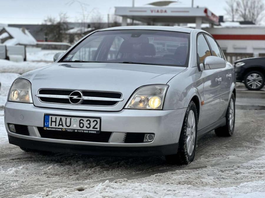 Grey Opel Vectra 2003 in Siauliai, with an engine capacity of 2.17 L and mileage of 270 thousand km for 1450 €, photo 4 on AUTOMOTO.COM.LV
