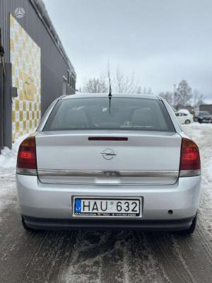 Grey Opel Vectra 2003 in Siauliai, with an engine capacity of 2.17 L and mileage of 270 thousand km for 1450 €, photo 10 on AUTOMOTO.COM.LV