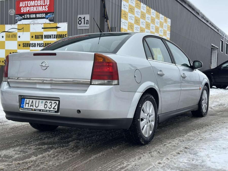 Grey Opel Vectra 2003 in Siauliai, with an engine capacity of 2.17 L and mileage of 270 thousand km for 1450 €, photo 11 on AUTOMOTO.COM.LV