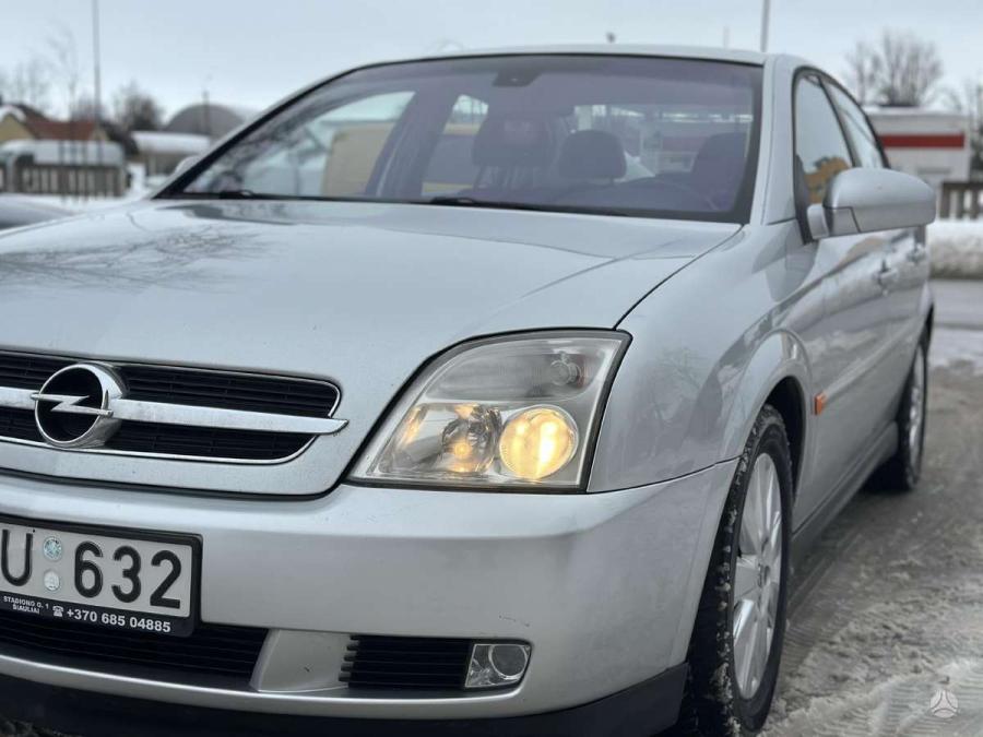 Grey Opel Vectra 2003 in Siauliai, with an engine capacity of 2.17 L and mileage of 270 thousand km for 1450 €, photo 12 on AUTOMOTO.COM.LV