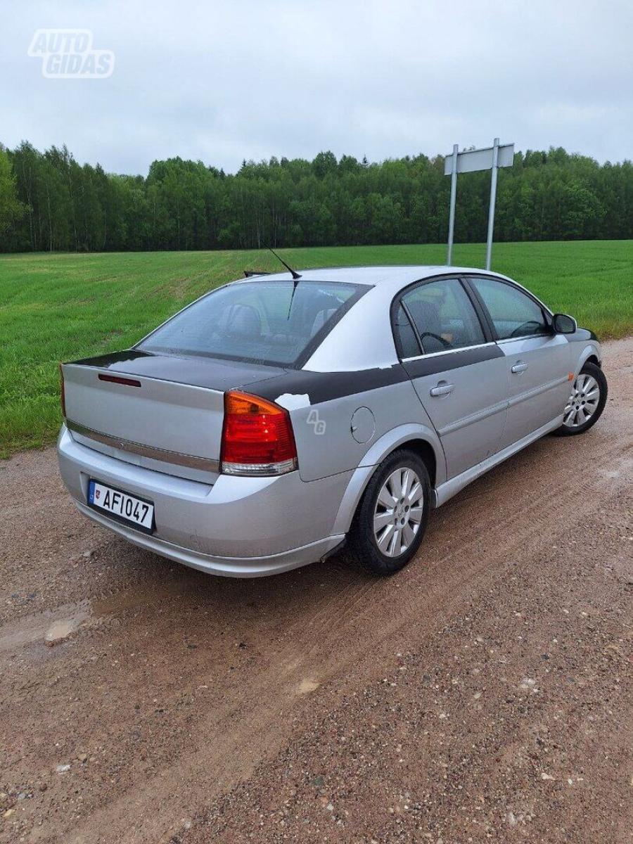 Grey Opel Vectra 2003 in Vilnius, with an engine capacity of 1.80 L and mileage of 287 thousand km for 520 €, photo 9 on AUTOMOTO.COM.LV