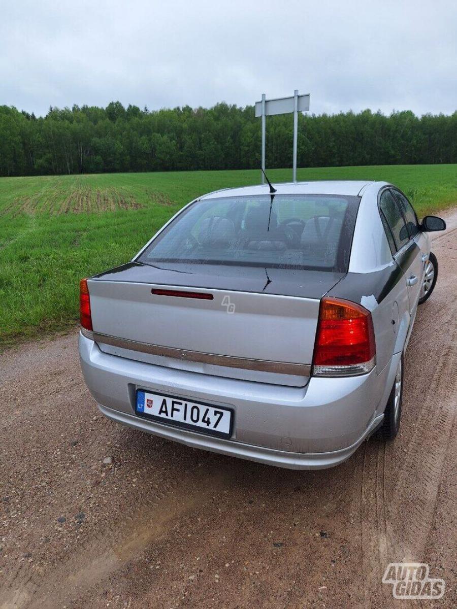 Grey Opel Vectra 2003 in Vilnius, with an engine capacity of 1.80 L and mileage of 287 thousand km for 520 €, photo 15 on AUTOMOTO.COM.LV