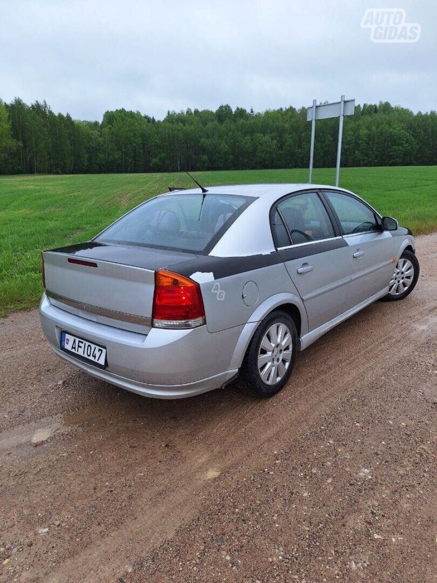 Grey Opel Vectra 2003 in Vilnius, with an engine capacity of 1.80 L and mileage of 287 thousand km for 520 €, photo 16 on AUTOMOTO.COM.LV