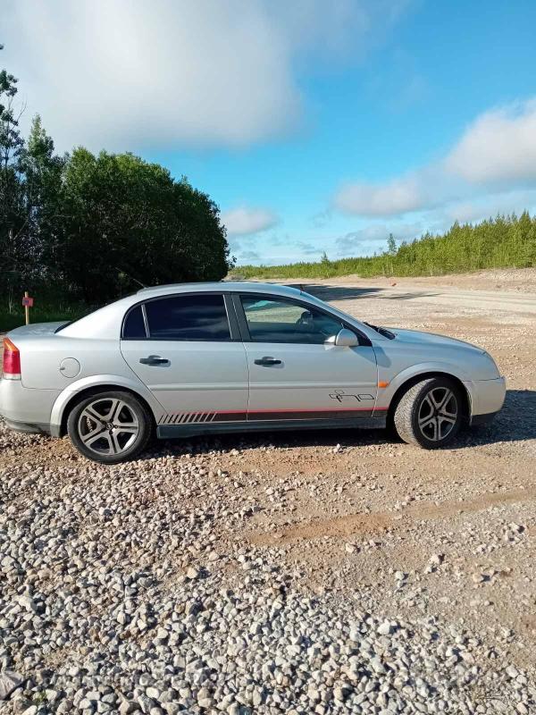 Pelēks Opel Vectra 2003 Kivieli, ar dzinēja tilpumu 2.20 L un nobraukumu 441 tūkst. km par 1500 €, foto 3 vietnē AUTOMOTO.COM.LV
