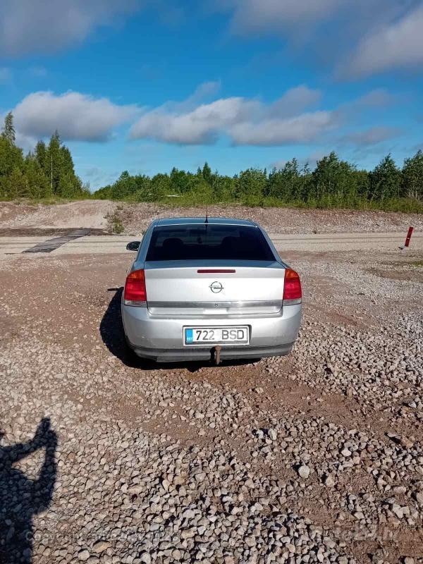Pelēks Opel Vectra 2003 Kivieli, ar dzinēja tilpumu 2.20 L un nobraukumu 441 tūkst. km par 1500 €, foto 4 vietnē AUTOMOTO.COM.LV