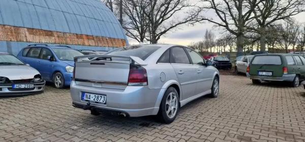 Pelēks Opel Vectra 2003 Valmiera, ar dzinēja tilpumu 3.00 L un nobraukumu 435 tūkst. km par 1250 €, foto 3 vietnē AUTOMOTO.COM.LV